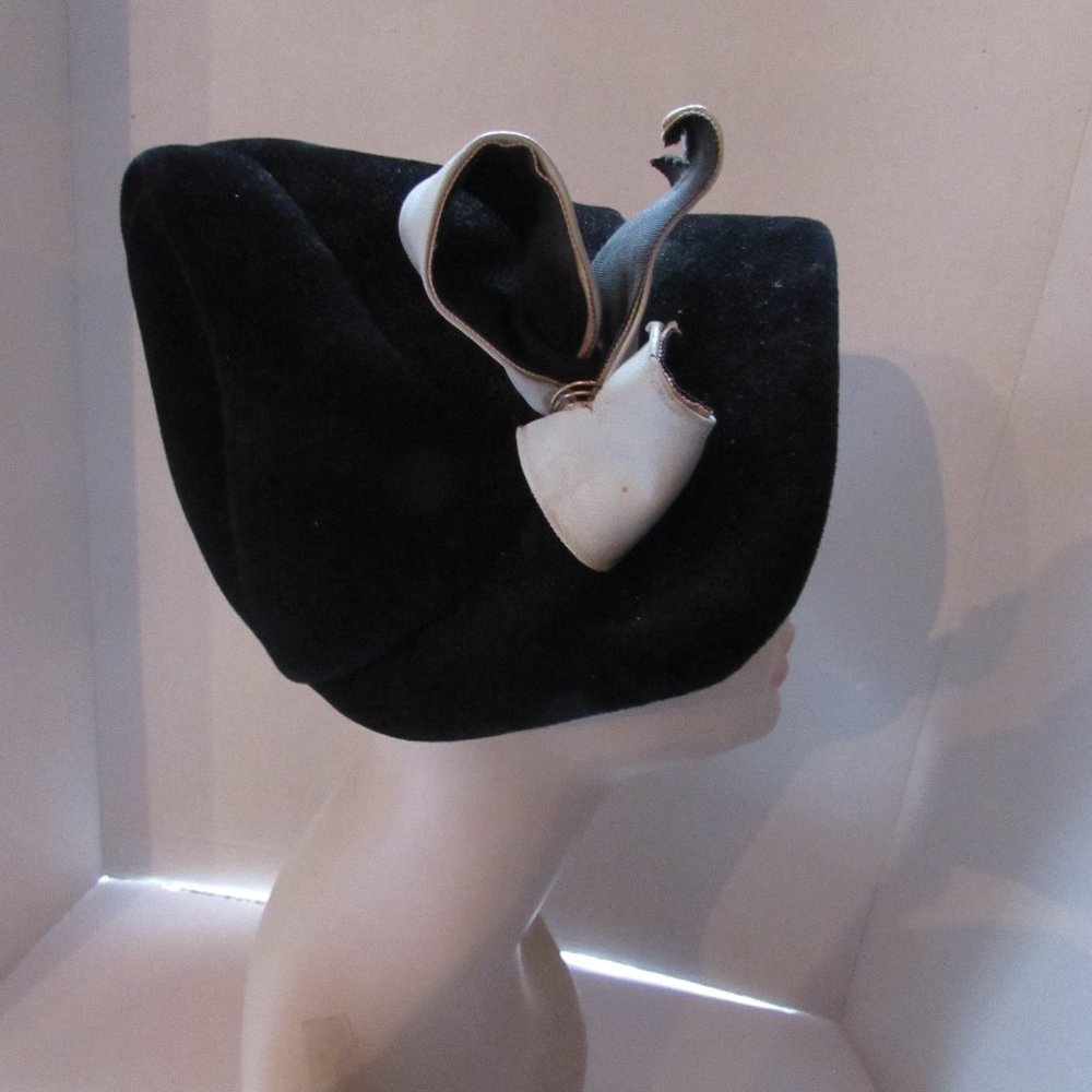 Sale Fanciful Vintage Hat Black Velour Cone Shape Rob… - Gem